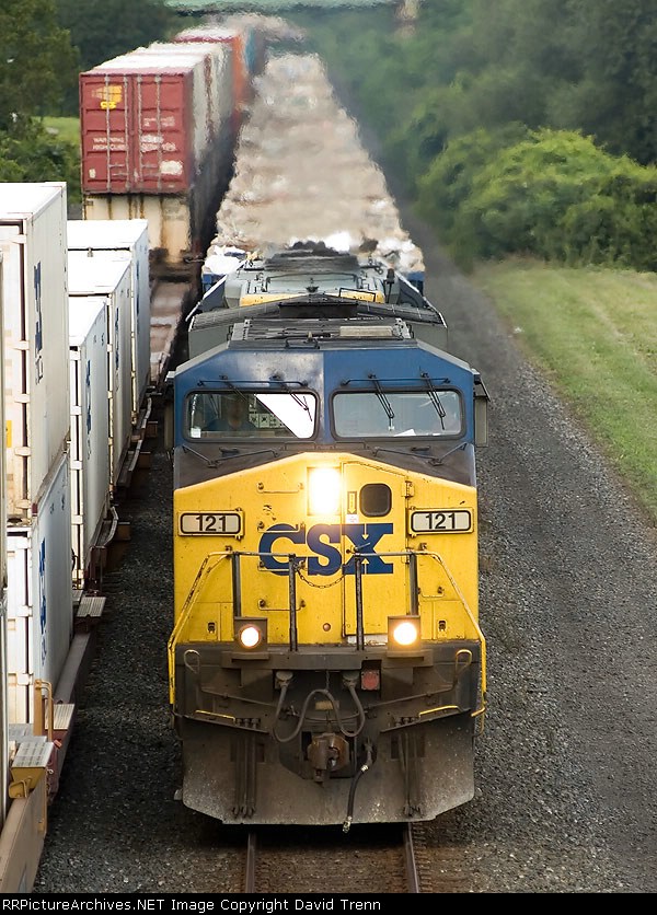 Westbound CSX Q64105